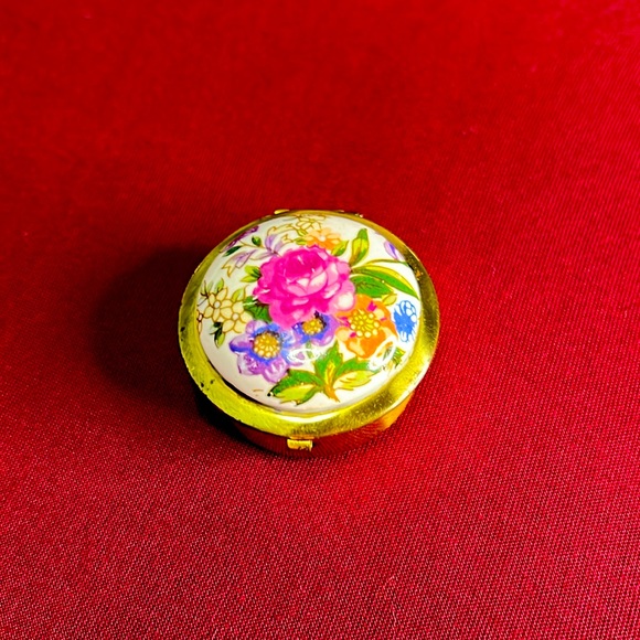 Accessories | A Victorian Style Vintage Pill Box With Gold Metal Base ...